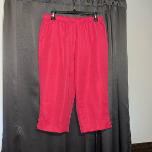 Allison Daley | Pants & Jumpsuits | Item 27 Allison Daley Petite Capris ...